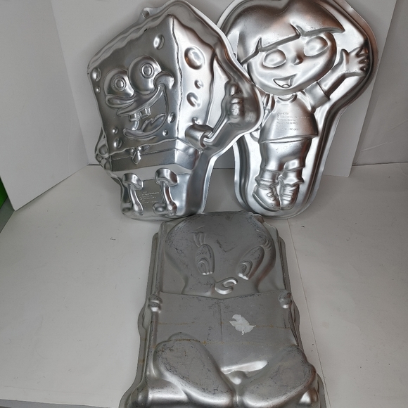 Kitchen | Lot Of 3 Wilton Cartoon Character Cake Pans Dora Spongebob ...